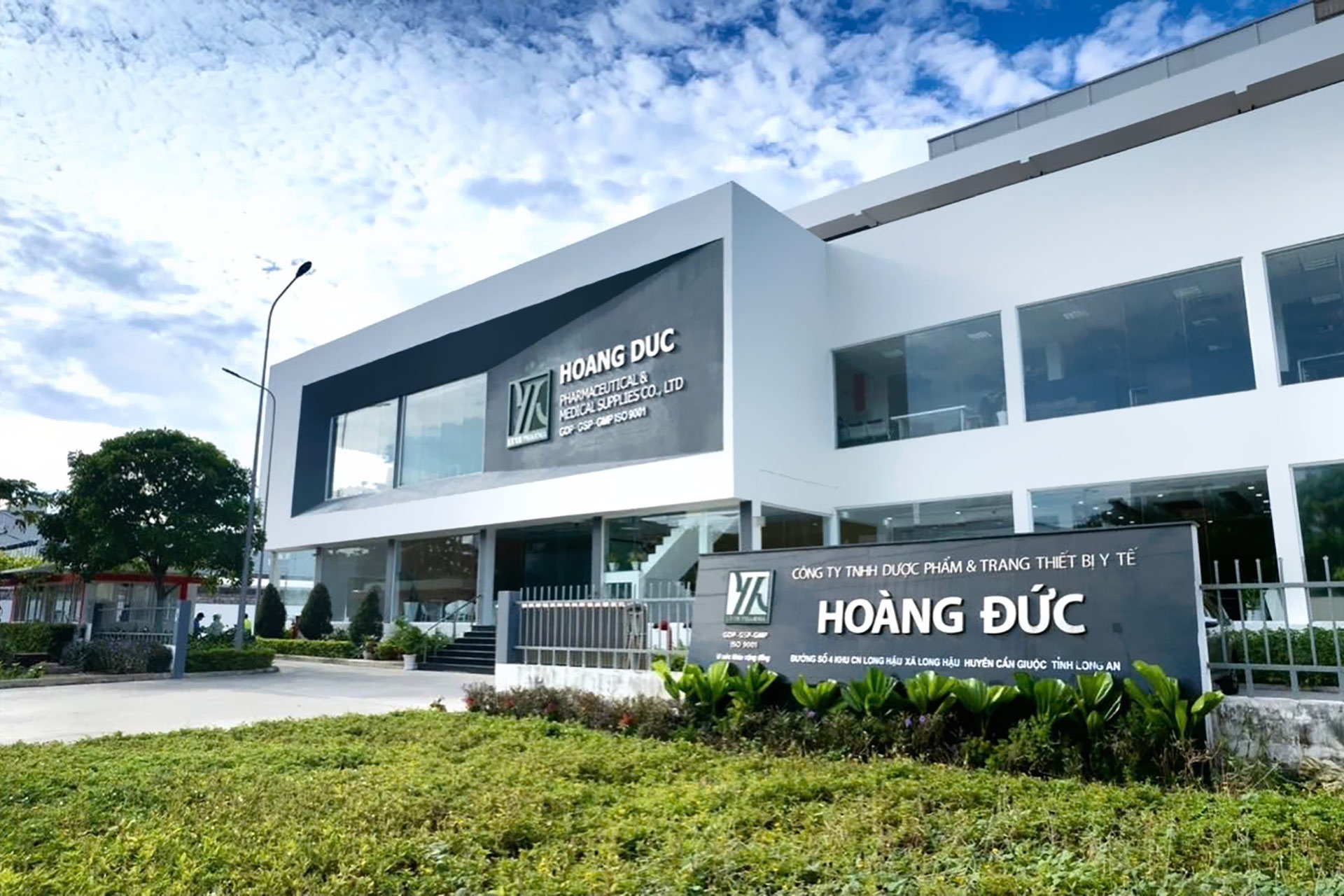 Liên hệ Hoàng Đức | Hotline 1800 588895